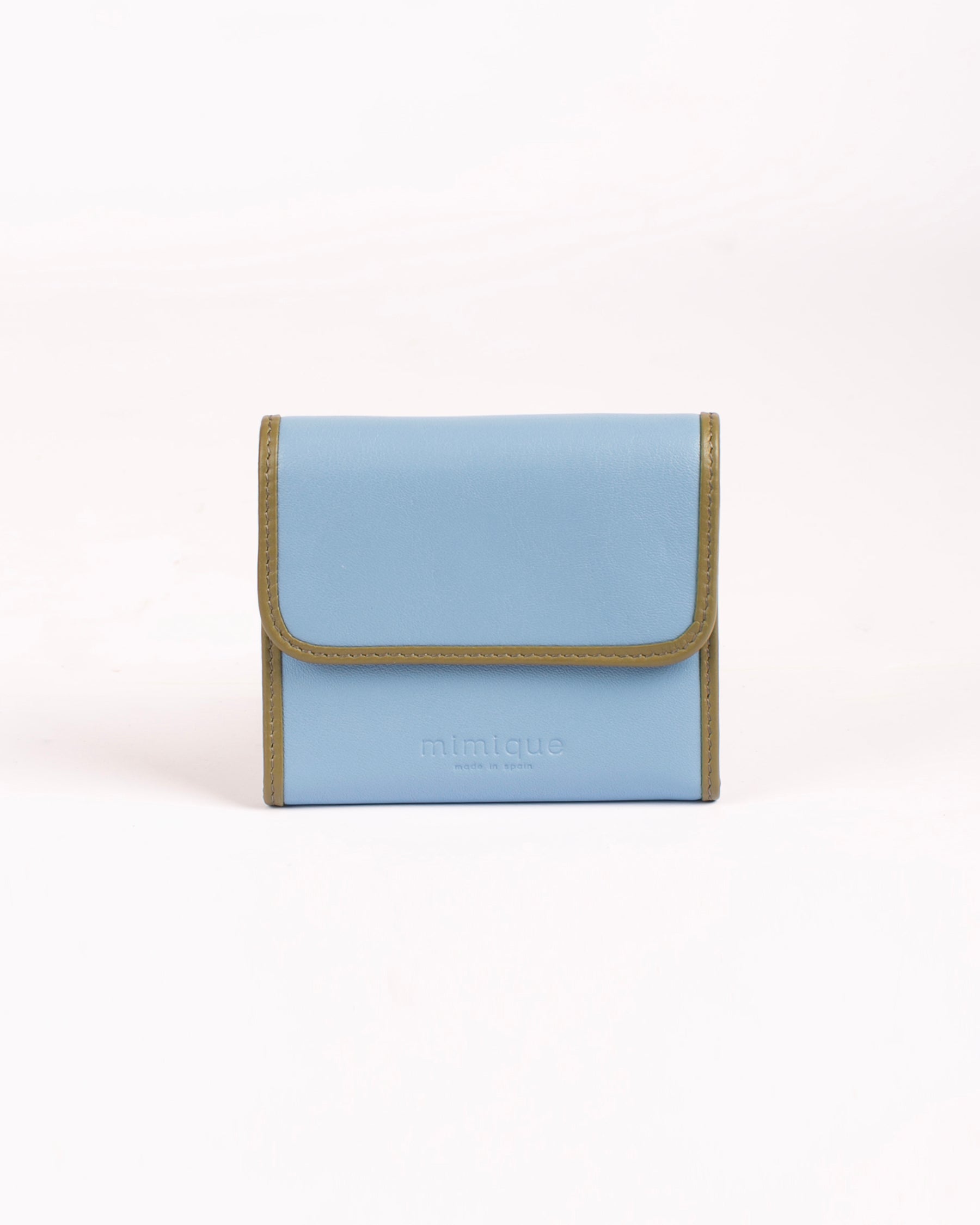 Cartera Mimique de piel azul cielo. Artesanía calidad hecha en Ubrique